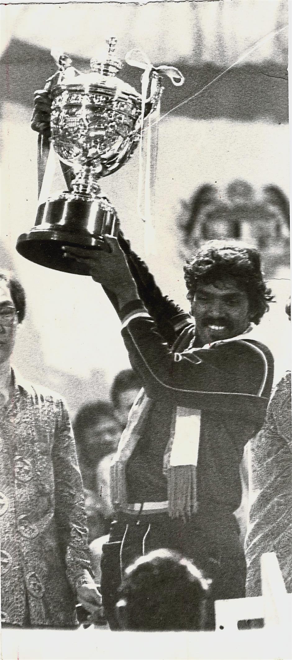 Klang pays tribute to legendary goalkeeper Arumugam | The Star