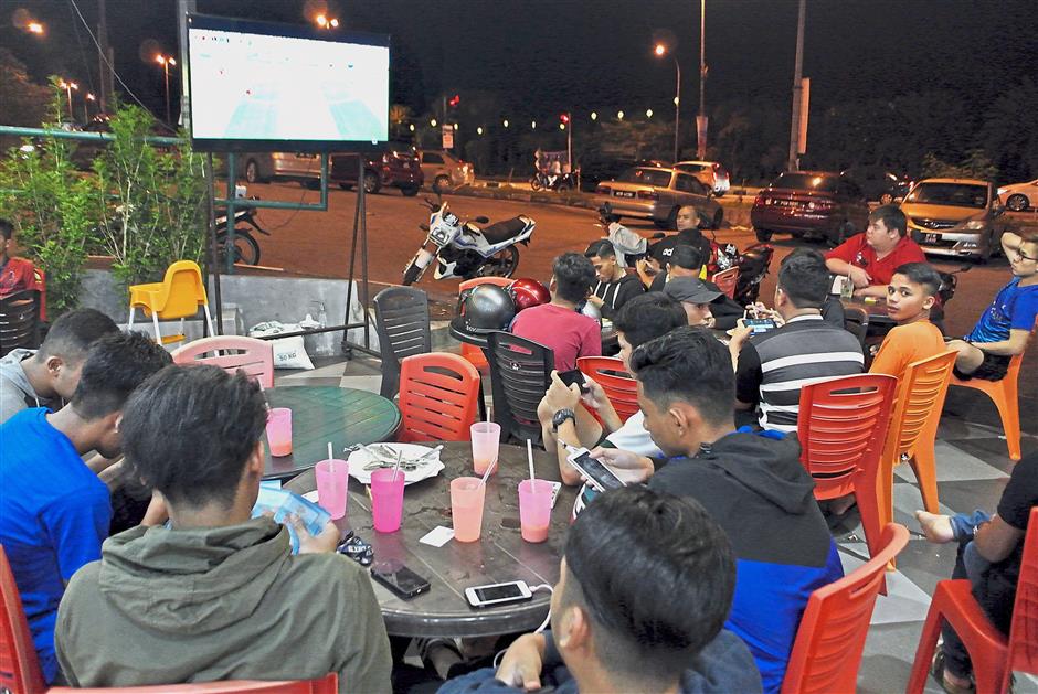 Firmly in the grips of football fever | The Star