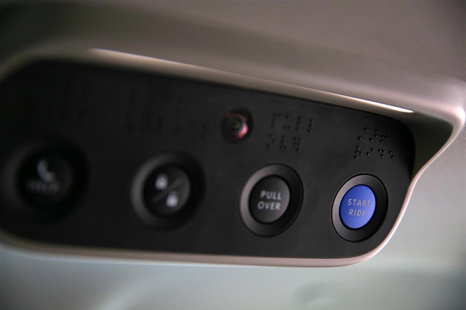 Waymo unveils self-driving taxi service in Arizona for paying customers ...