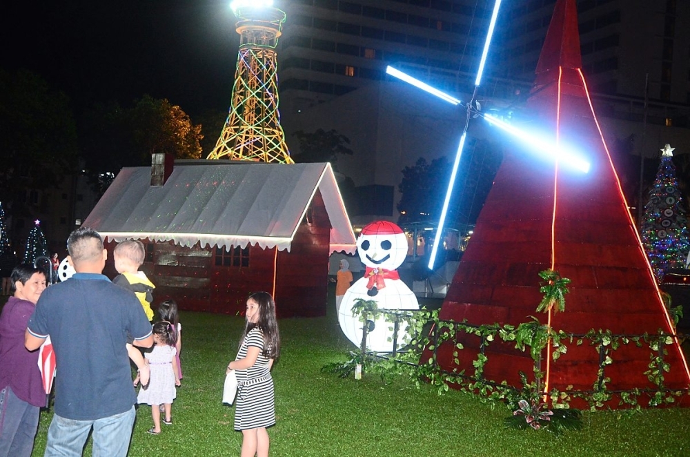 Sibu town square a colourful and festive sight | The Star