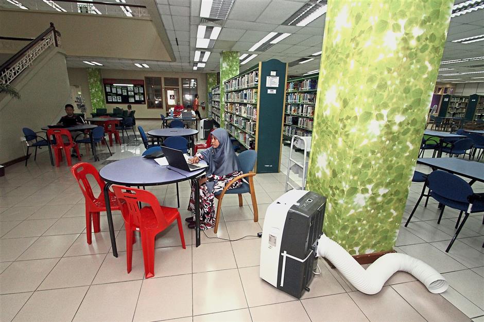 Perak government gives allocation to replace faulty AC at state library ...