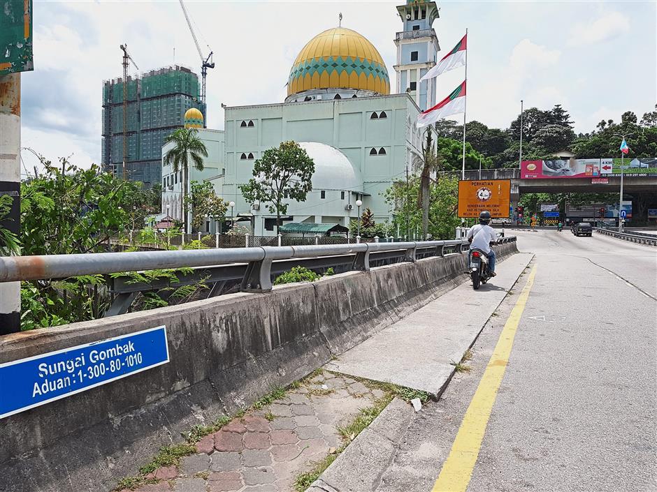 Uncertainty in Gombak with Azmin expected to vacate seat | The Star