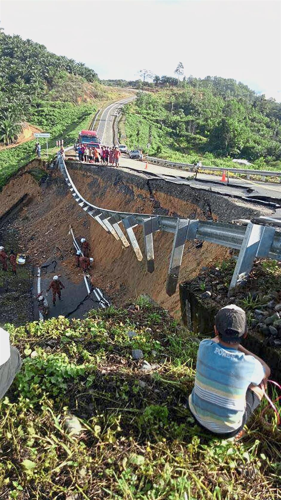 Floods worsen in Pahang, Johor and Sabah | The Star