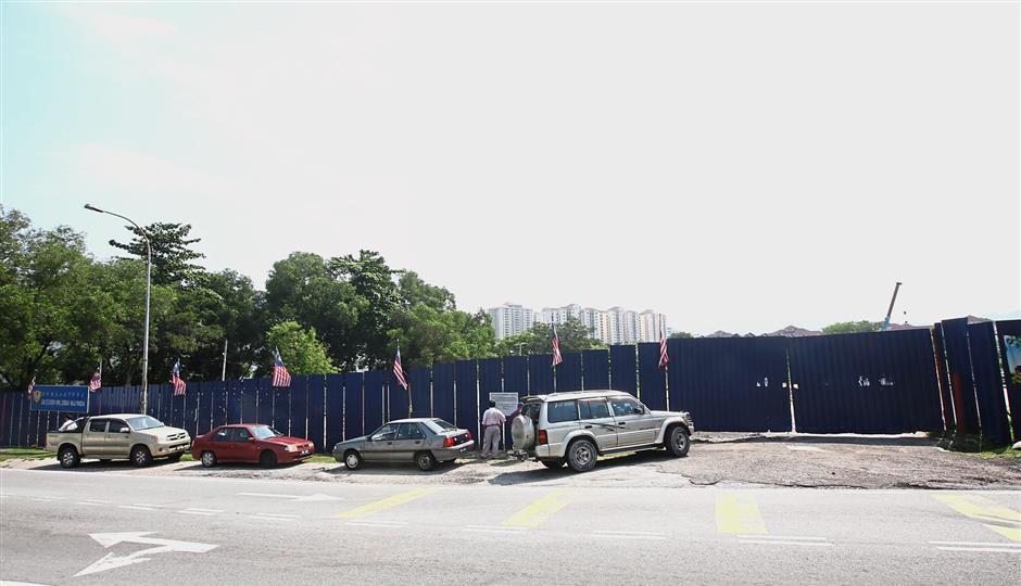 Local authority stops school from clearing land | The Star