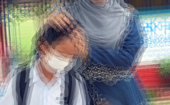 21 students receive treatment after inhaling pesticide fumes | The Star ...